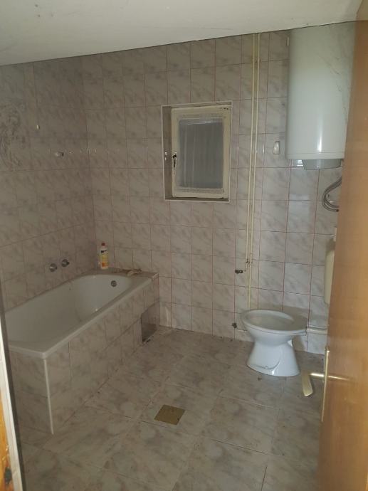 Kuća: Petkov Breg, katnica, 208.00 m2 (prodaja)