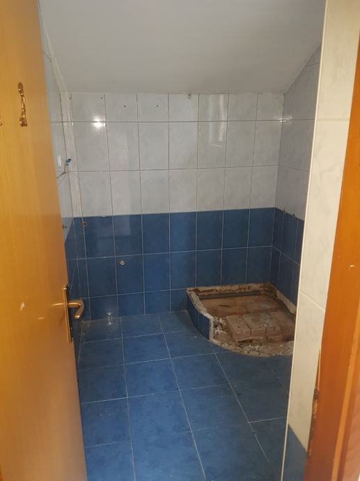 Kuća: Petkov Breg, katnica, 208.00 m2 (prodaja)