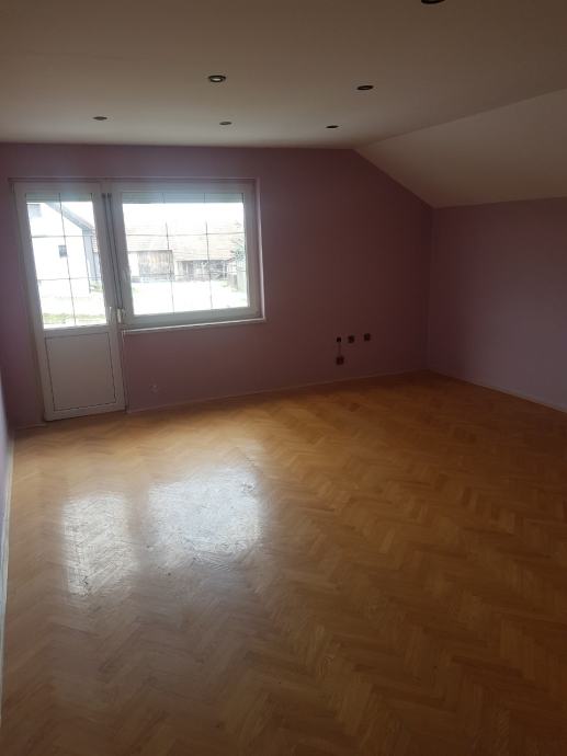 Kuća: Petkov Breg, katnica, 208.00 m2 (prodaja)