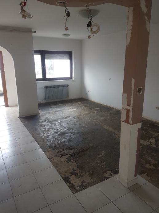 Kuća: Petkov Breg, katnica, 208.00 m2 (prodaja)