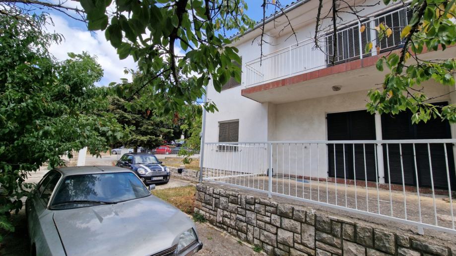 KUCA PJESCANA UVALA 300M OD MORA SA POGLEDOM (prodaja)