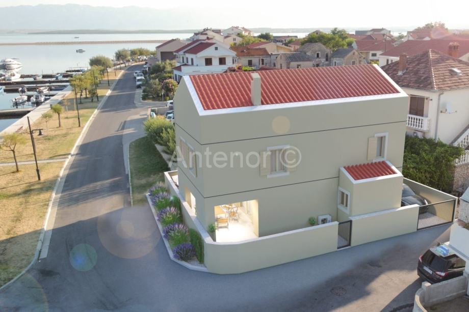 NIN - CENTAR - luksuzna kuća - 1. red do mora (prodaja)