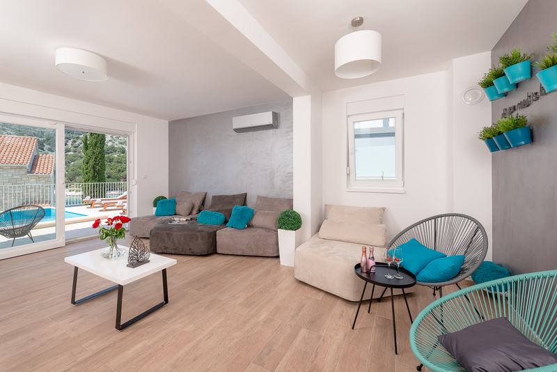 Kuća: Ražanj, Ražanj- vila sa bazenom pokraj plaže (prodaja)