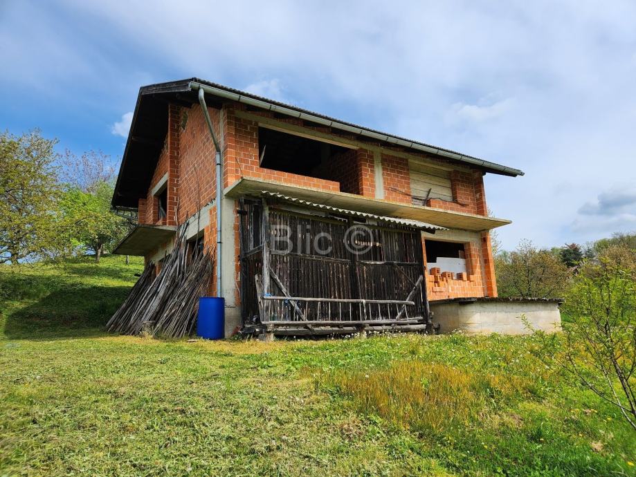 Kuća Roh Bau 180 m2 , Sveta Jana, 55.000 € (prodaja)