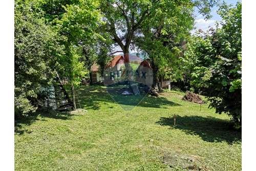 Gradilište s starom kućom u Samoboru (prodaja)