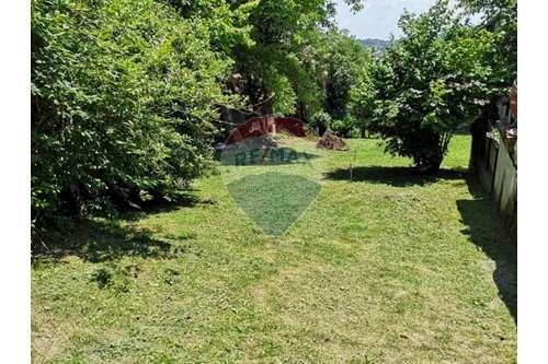 Gradilište s starom kućom u Samoboru (prodaja)