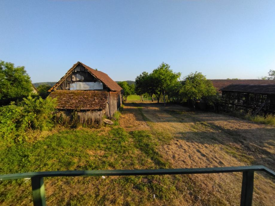 Kuća: Skakavac, 70.00 m2 + gospodarski objekti 100 m2 - IMANJE (prodaja)