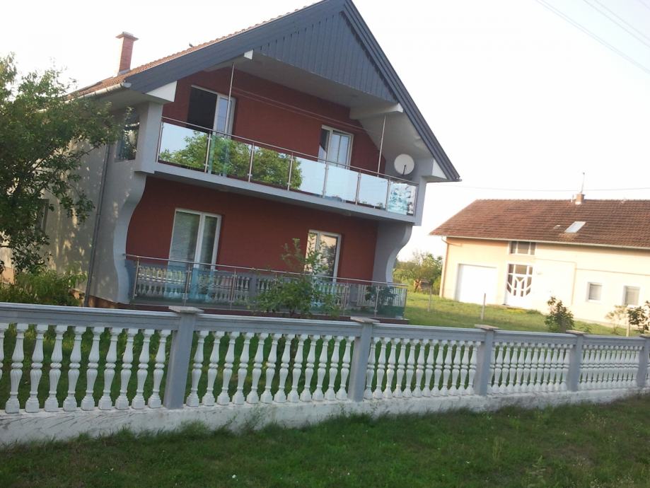 Kuća: Stara Rača, visoka prizemnica, 180 m2 (prodaja)