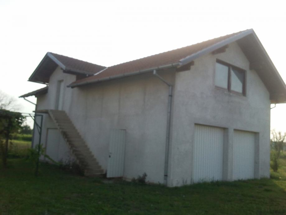 Kuća: Stara Rača, visoka prizemnica, 180 m2 (prodaja)