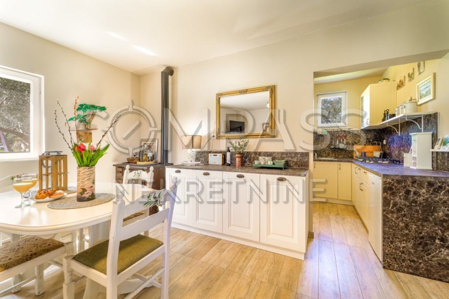 Prekrasna kuća u masliniku, Stari Grad, Hvar (prodaja)