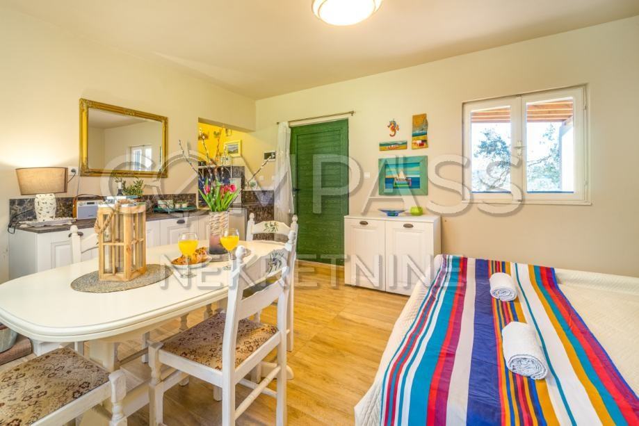 Prekrasna kuća u masliniku, Stari Grad, Hvar (prodaja)