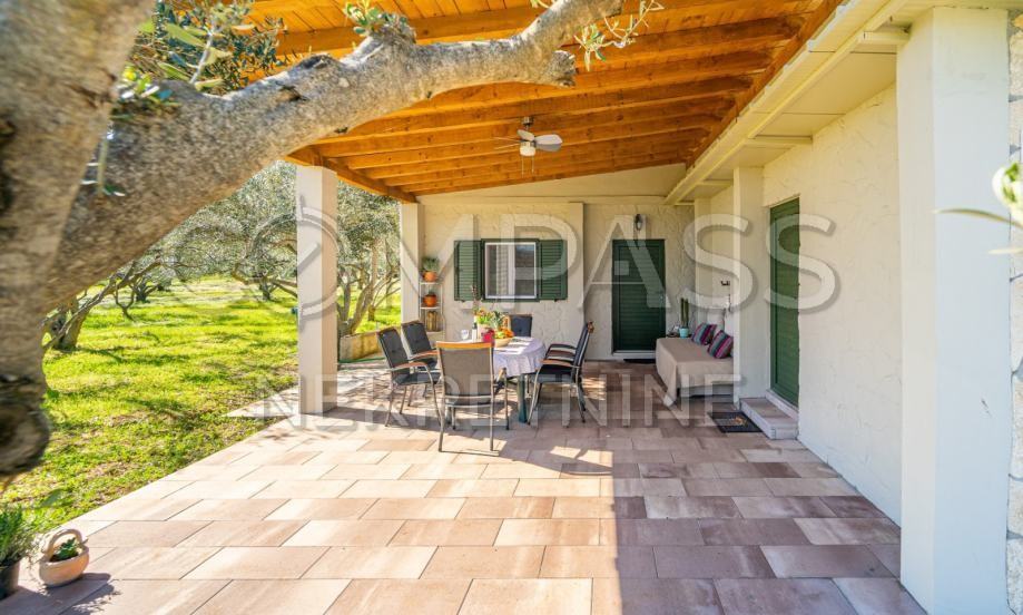 Prekrasna kuća u masliniku, Stari Grad, Hvar (prodaja)