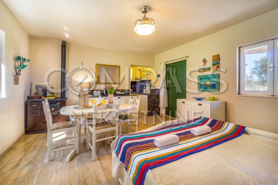 Prekrasna kuća u masliniku, Stari Grad, Hvar (prodaja)