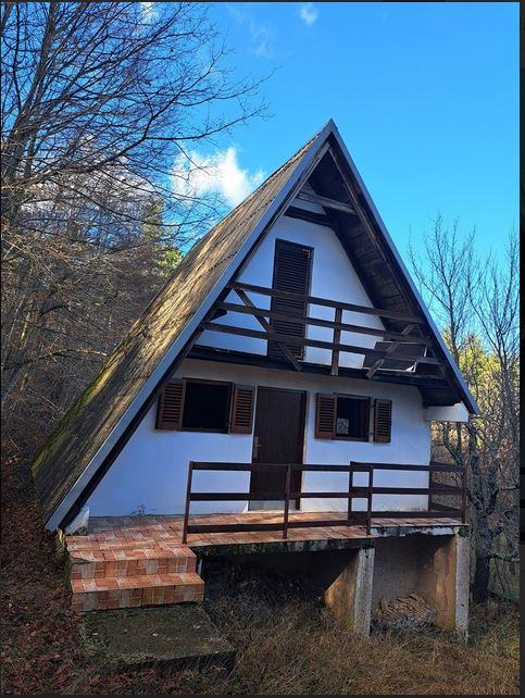 Kuća: Štikada, 48.00 m2, Lička kuća (prodaja)