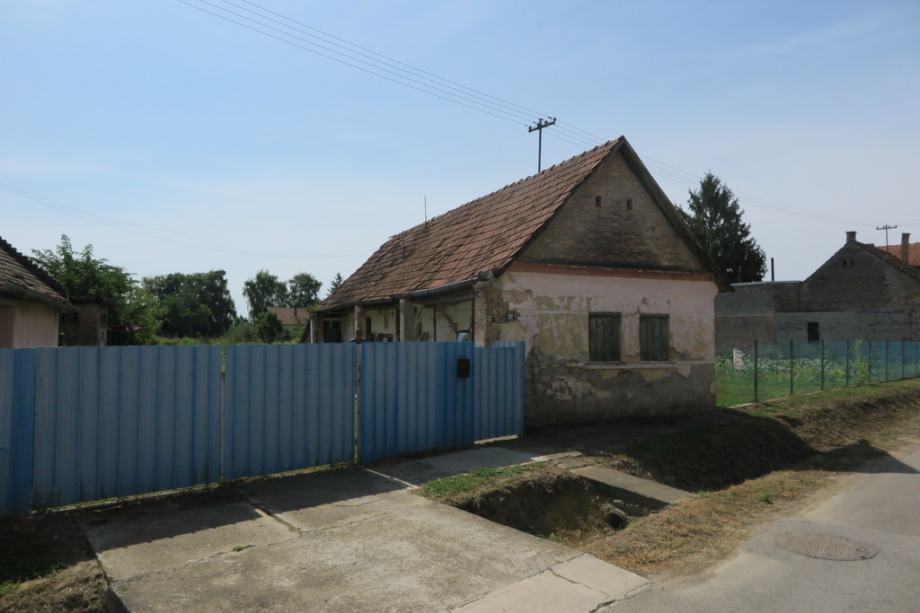 Kuća: Tenja, kuća za rušenje na parceli od 1251 m2 (prodaja)