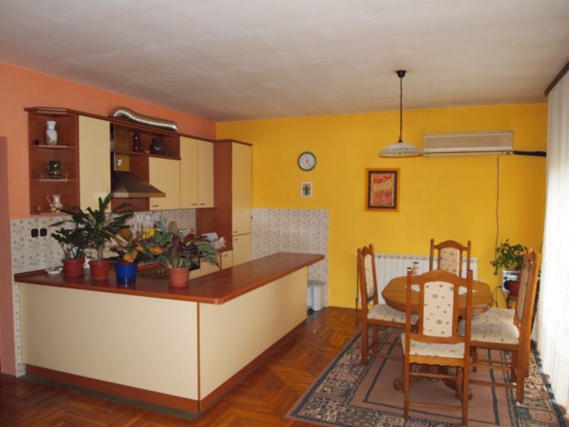 Kuća: Veliki Grđevac, katnica 250 m2 (prodaja)