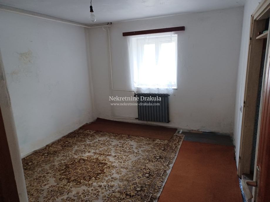 Kuća: Vrhovine, kuća i gospodarski objekti,184.00 m2 (prodaja)