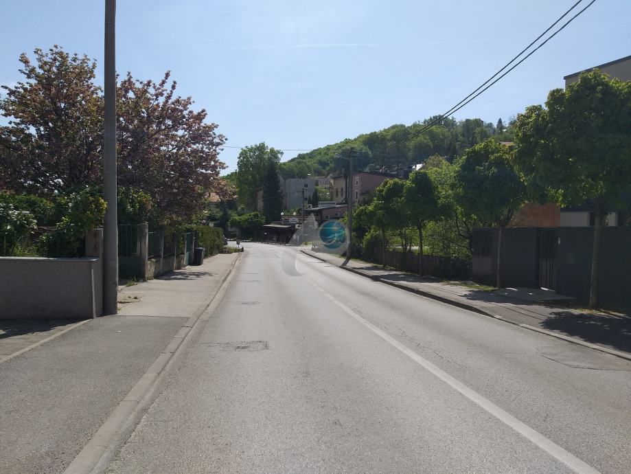 Kuća: Zagreb (Mlinovi), Mlinovi, višekatnica, 180.00 m2 (iznajmljivanje)