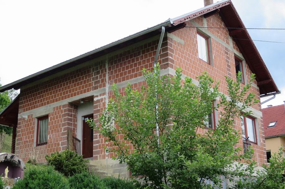 Kuća: Završje, katnica, 250.00 m2 (prodaja)