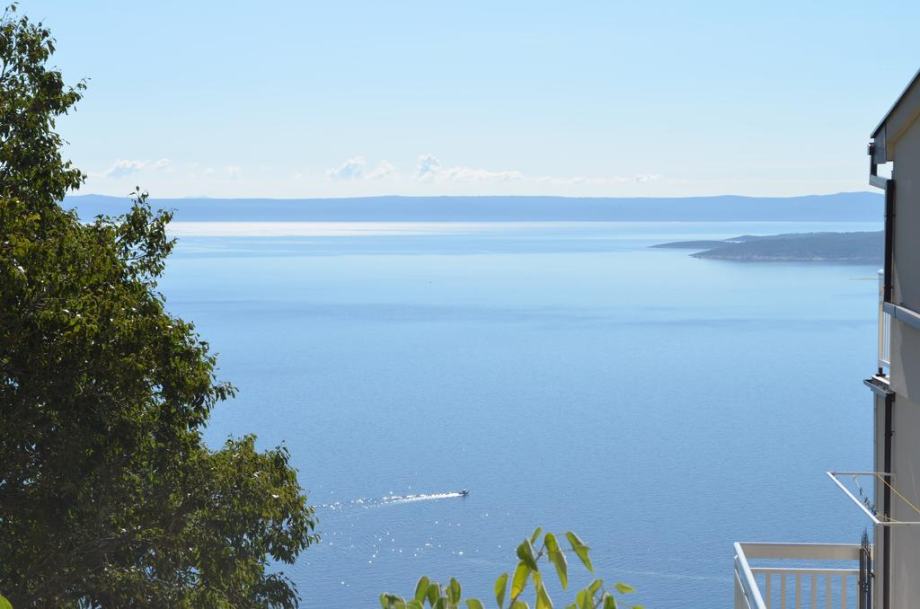 Kuća za odmor u Brelima sa nesmetanim pogledom na more! (prodaja)