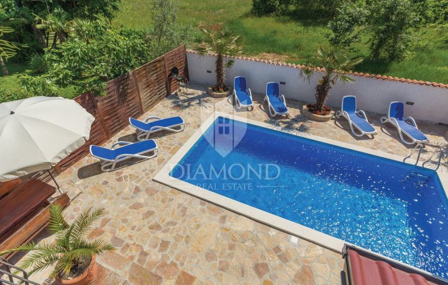 Labin, dvije kuće za odmor sa bazenima (prodaja)