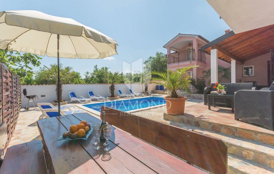 Labin, dvije kuće za odmor sa bazenima (prodaja)