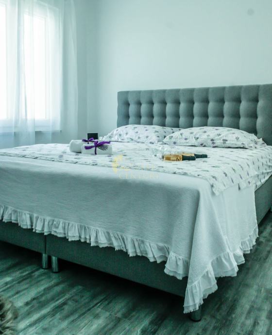 ***Trosoban stan 87m2, od 21.10.!!*** (iznajmljivanje)