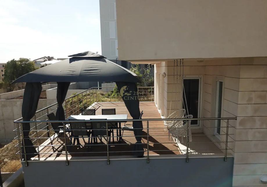 ***Luksuzan stan 80m2, jacuzzi- od 07.10.!!*** (iznajmljivanje)