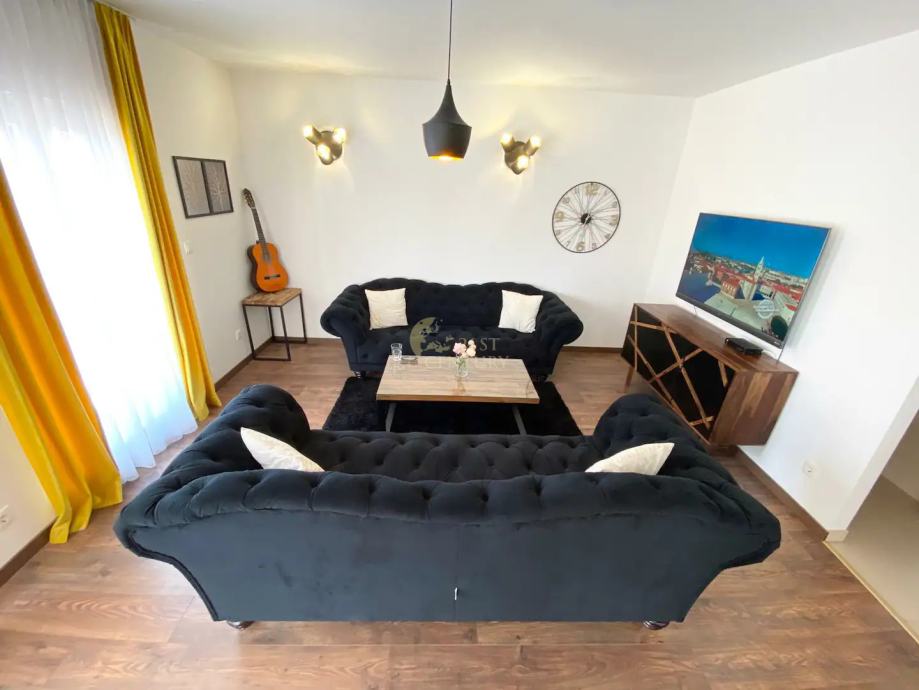 ***Luksuzan stan 80m2, jacuzzi- od 07.10.!!*** (iznajmljivanje)