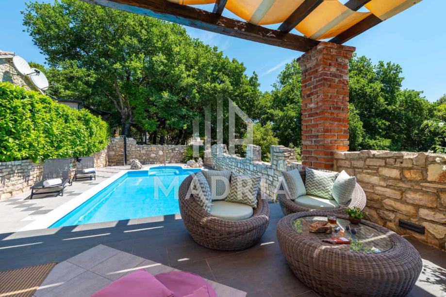 Luksuzna apartmanska vila, bazen, mediteranski stil (prodaja)