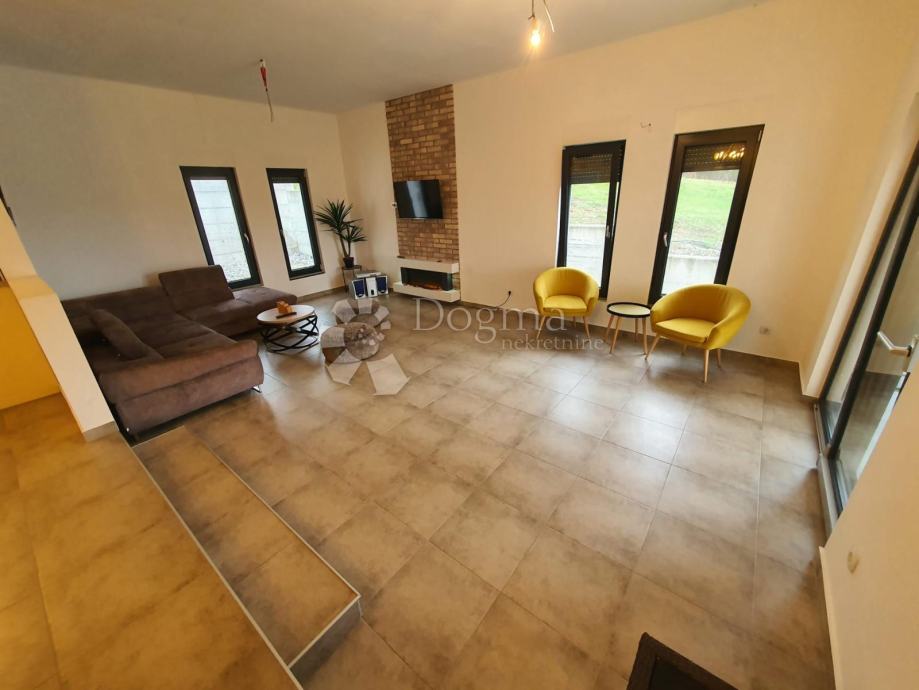 Luksuzna kuća u okolici Kutine (prodaja)