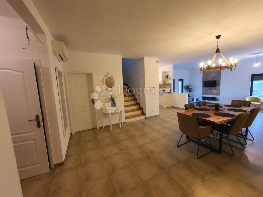 Luksuzna kuća u okolici Kutine (prodaja)