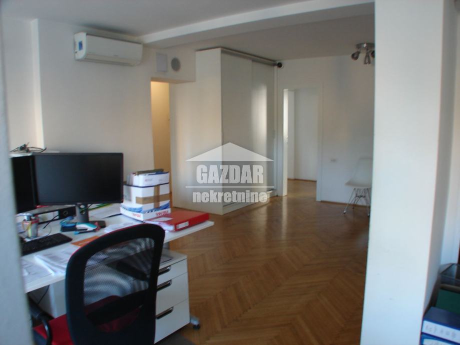 MAKSIMIR, ured 100 m2, 1.kat, opremljen (iznajmljivanje)