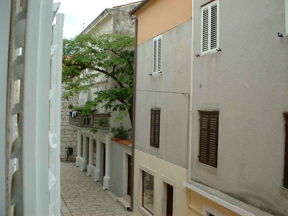 MALI STAN U STAROJ JEZGRI RABA! (prodaja)