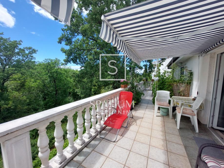 MALINSKA, KUĆA SA TRI APARTMANA I STANOM (prodaja)