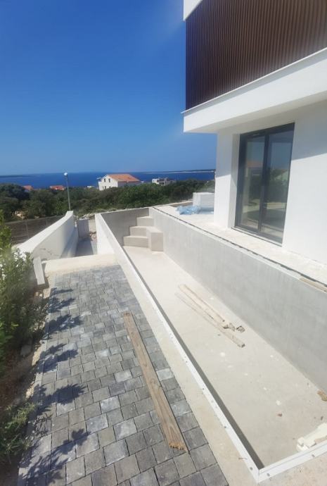 Mandre, 2-etažni apartman/kuća u nizu s bazenom i pogledom