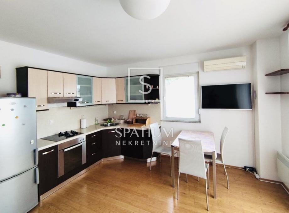 MARČELJI, MAVRI, POTPUNO UREĐENI STAN ZA NAJAM (iznajmljivanje)