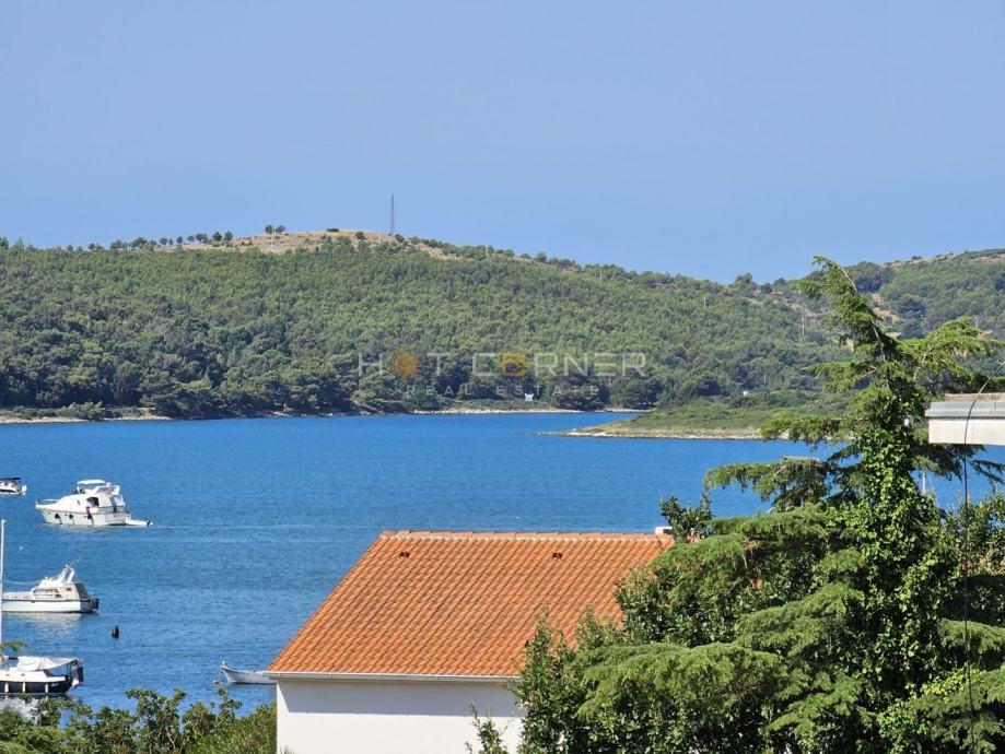 Prilika, Medulin, 200 m od mora, pogled more, 2 SS! (prodaja)