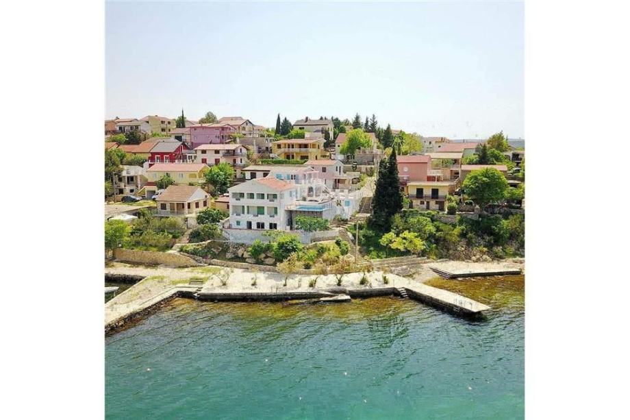 MEKA DRAGA, KRUŠEVO - KUĆA DVOKATNICA S TRI STANA (prodaja)