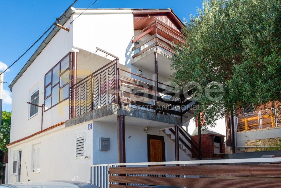 MEKA DRAGA: KUĆA S POGLEDOM NA MORE (prodaja)