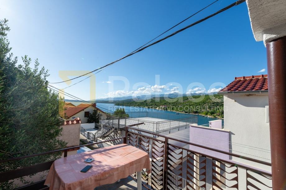 MEKA DRAGA: KUĆA S POGLEDOM NA MORE (prodaja)