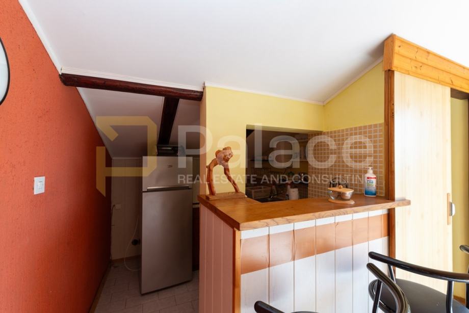 MEKA DRAGA: KUĆA S POGLEDOM NA MORE (prodaja)