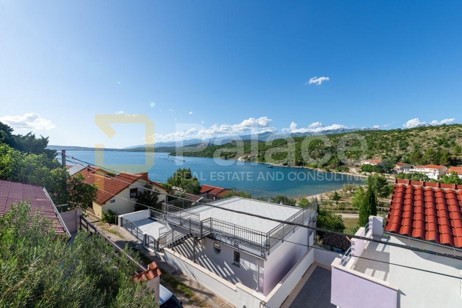 MEKA DRAGA: KUĆA S POGLEDOM NA MORE (prodaja)