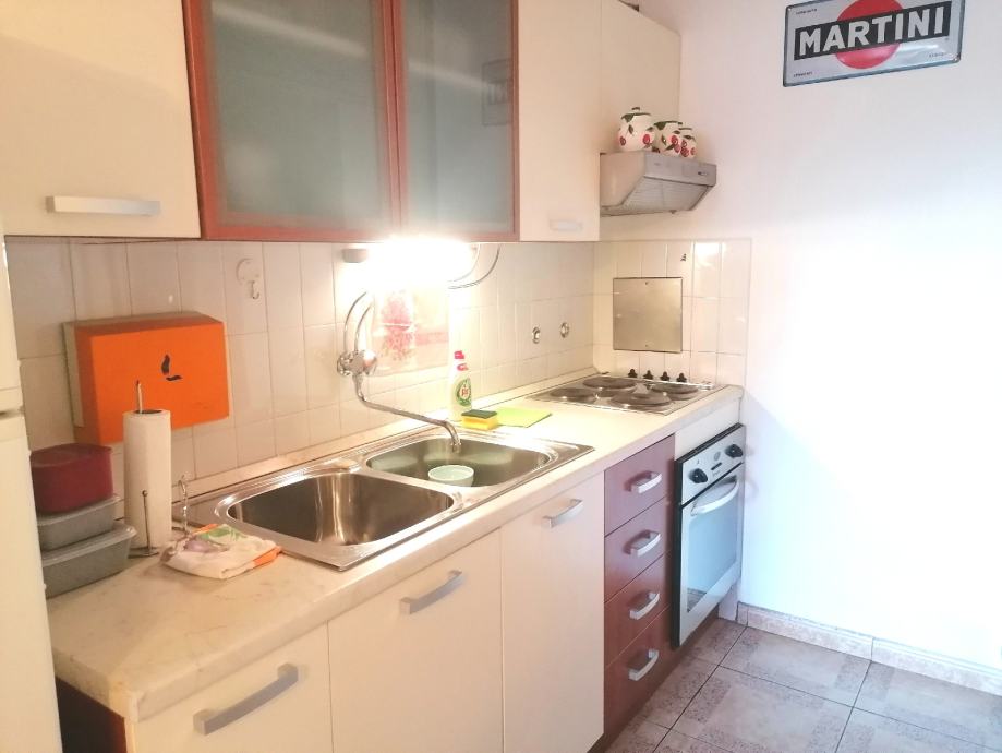 Mertojak, Doverska, jednosobni stan s lođom, 51 m2 (iznajmljivanje)