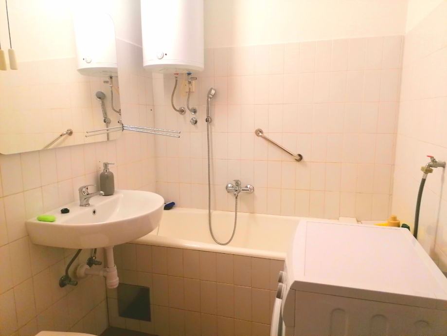 Mertojak, Doverska, jednosobni stan s lođom, 51 m2 (iznajmljivanje)