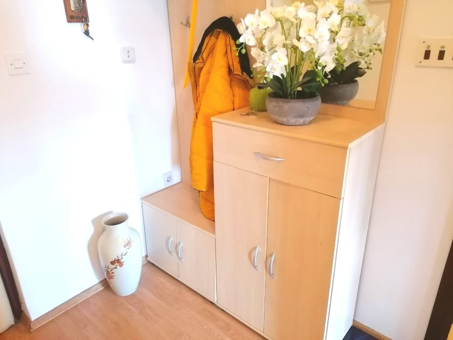 Mertojak, Doverska, jednosobni stan s lođom, 51 m2 (iznajmljivanje)