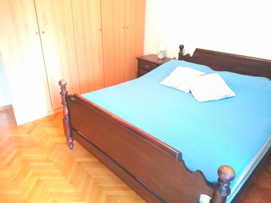 Mertojak, Doverska, jednosobni stan s lođom, 51 m2 (iznajmljivanje)