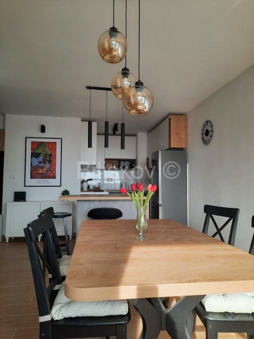 Mertojak, Split 1. iznajmljivanje, novouređen (iznajmljivanje)