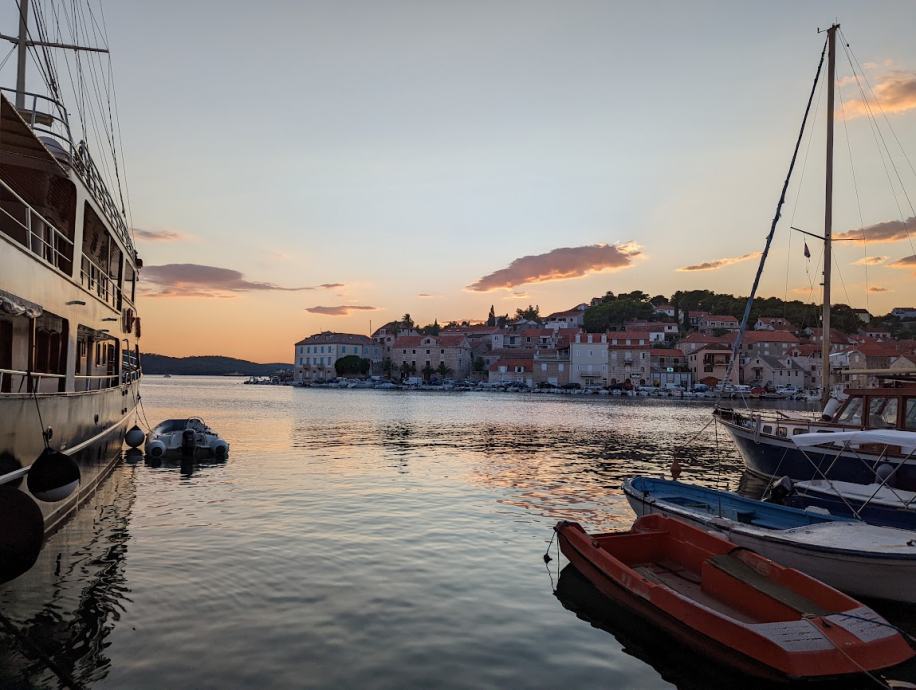 BRAČ (Milna), građevinsko zemljište, 2739 m2