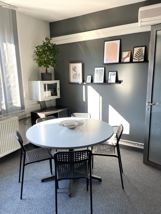 Mjesto za rad u modernom i novom uredu (iznajmljivanje)